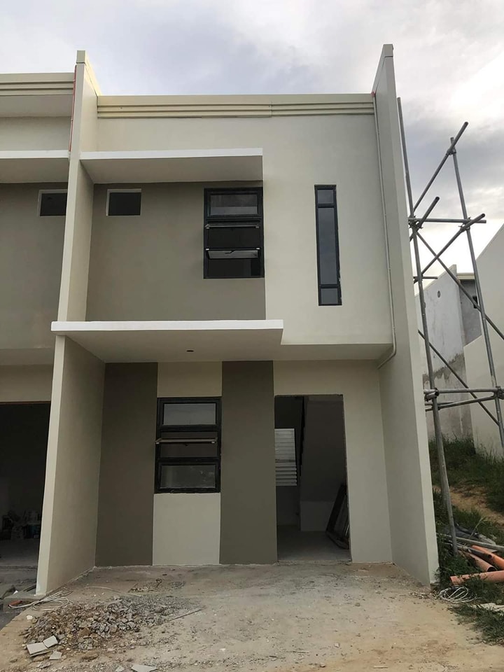 Jane Lee | 2 Storey Fully-finished Unit Row House | Philippine Access ...